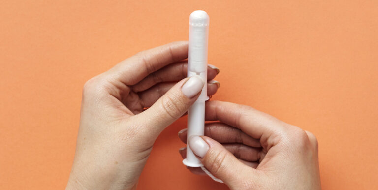 Comment mettre un tampon ? - Mes Menstruelles